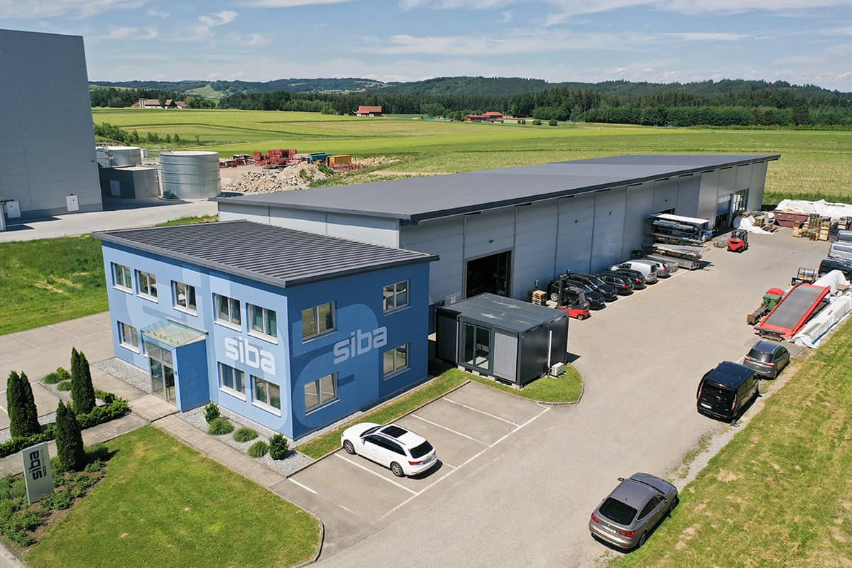 Company building before conversion in summer 2022 - Siba